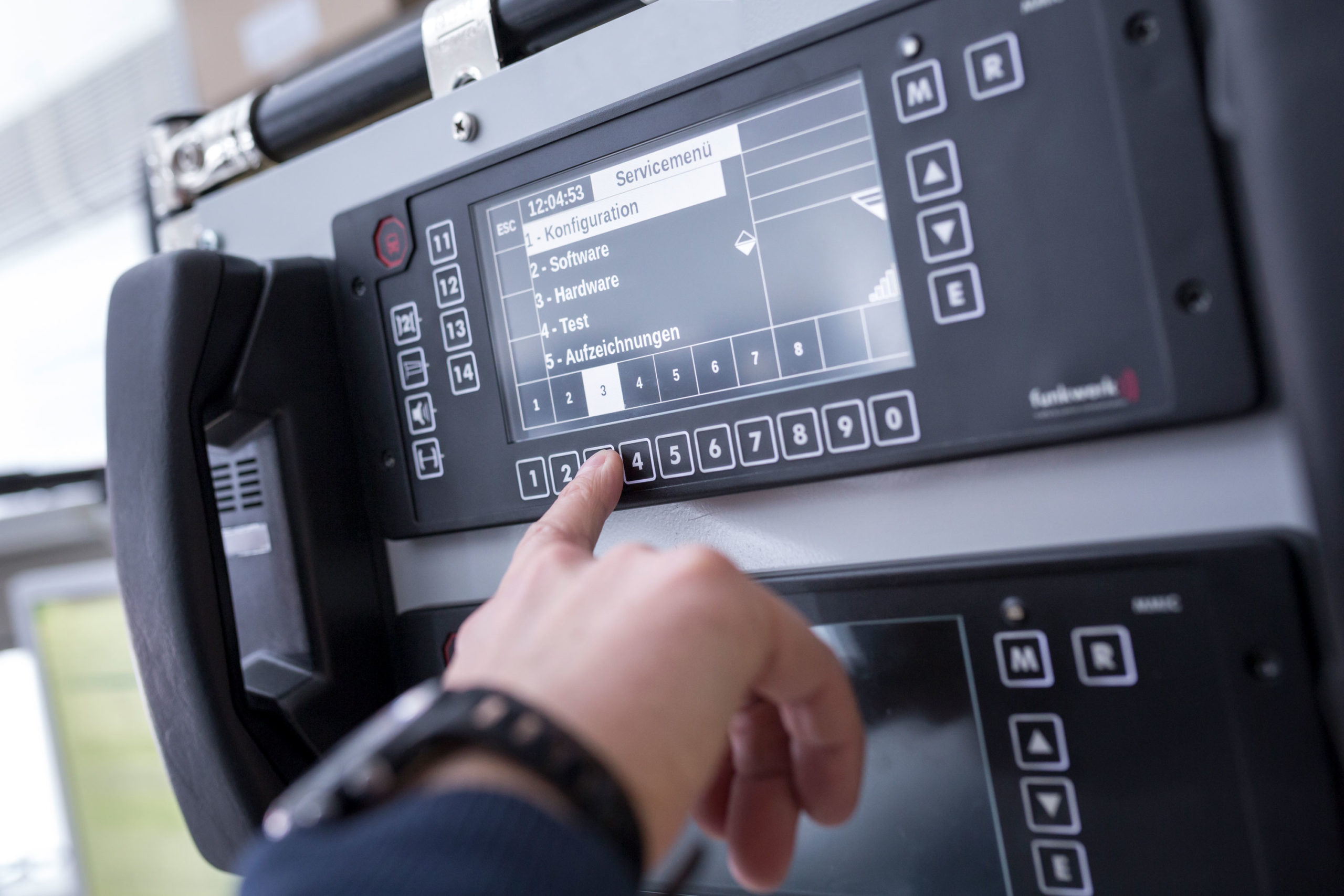 Schulungen für den Umgang mit unseren Produkten - Funkwerk AG